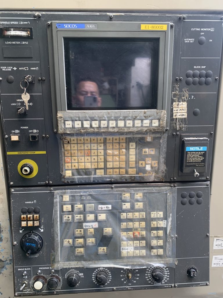 HITACHI VM40 III - Thế giới Cơ khí chính xác