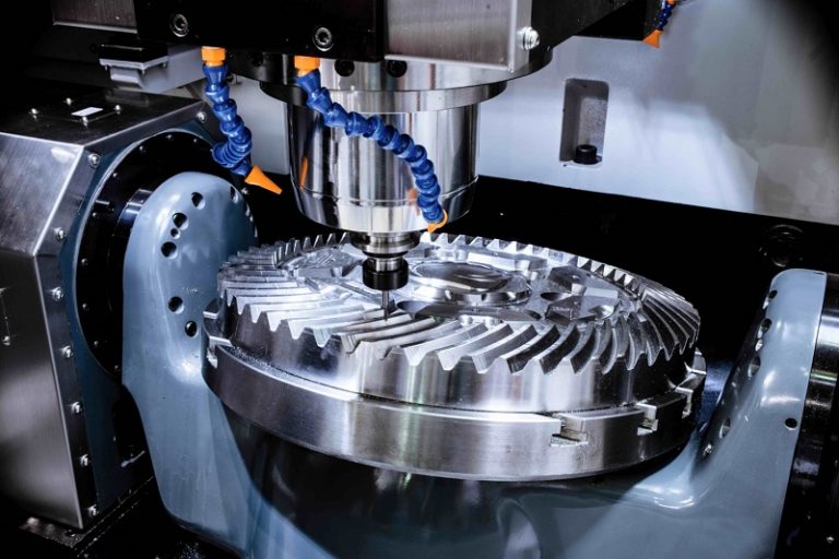 Máy phay đứng CNC là gì? Cấu Tạo, Ưu Điểm Và Ứng Dụng