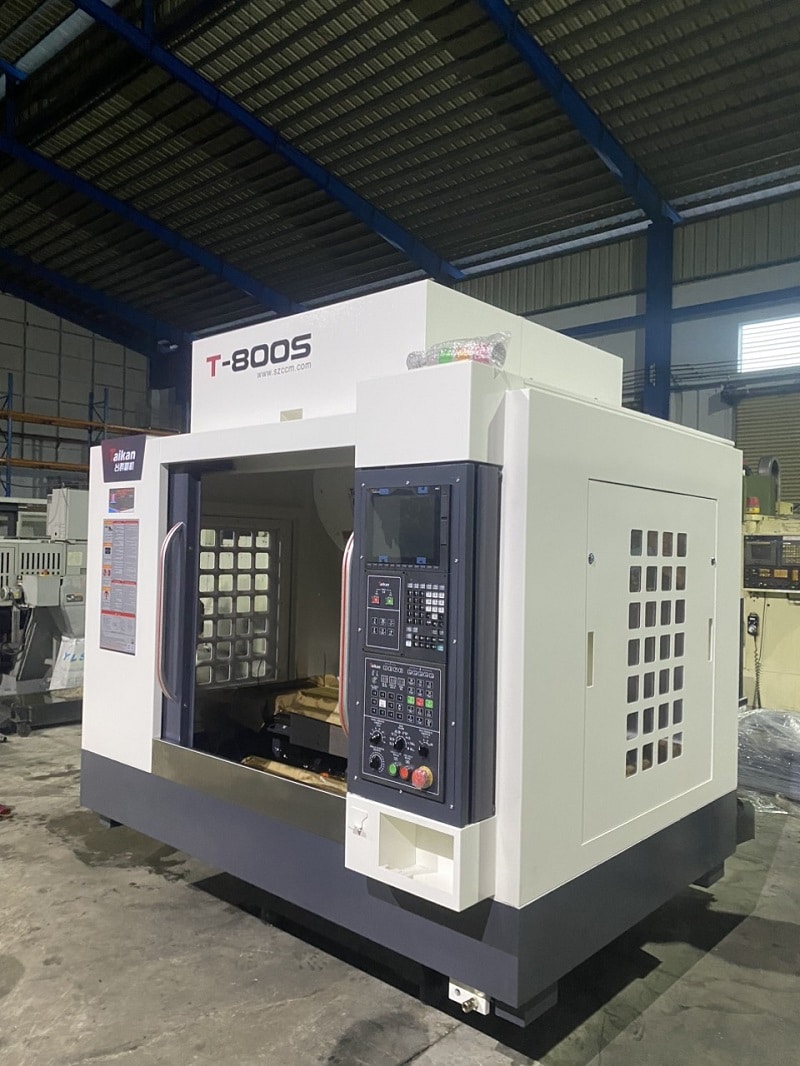Xuất kho máy khoan và trung tâm gia công Taikan T-800S vào xưởng khách ...