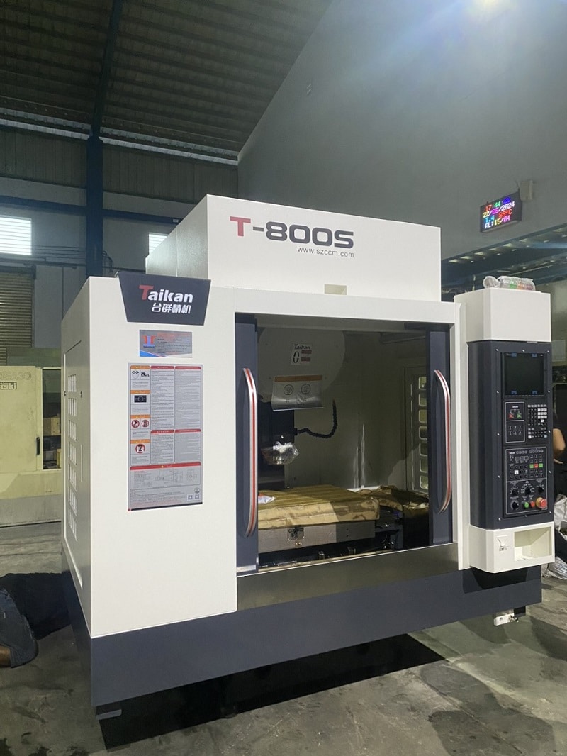 Xuất kho máy khoan và trung tâm gia công Taikan T-800S vào xưởng khách ...