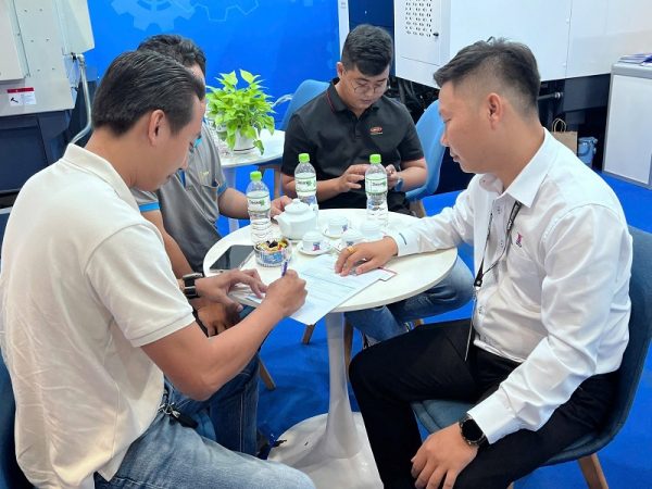 Hoàn thành bàn giao máy phay CNC Taikan T-V850M SOLD OUT tại VIMF Bình ...